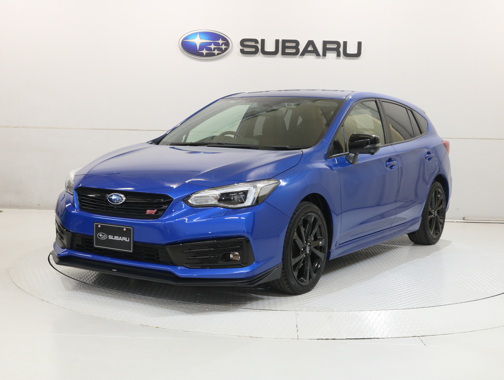 カースポット箕面店へ入庫 2020年式 インプレッサスポーツグレード STI SPORT 車検整備をしてご納車させて頂きます走行距離 約2．2 ...