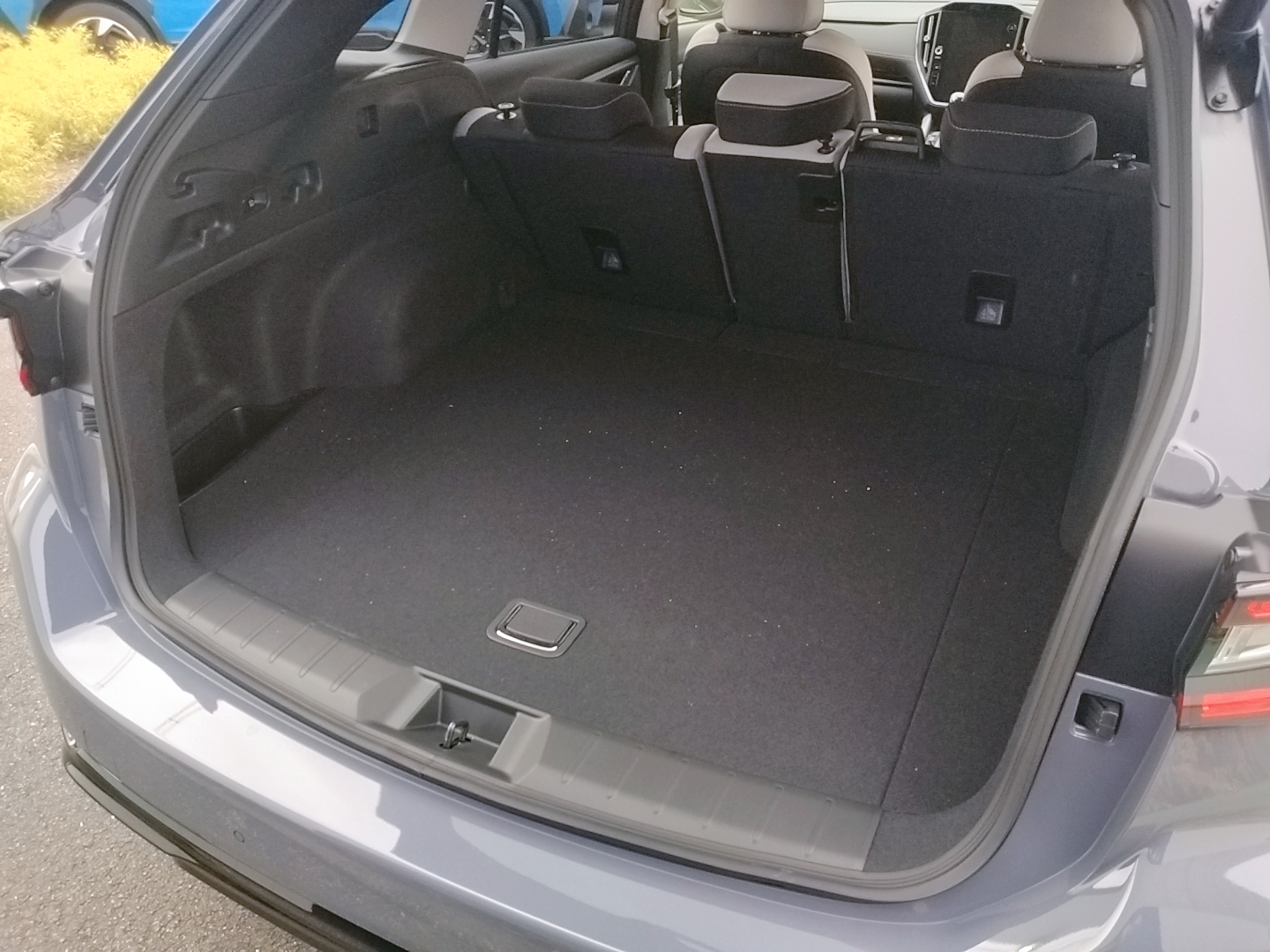 【SUBARU】レイバックの内装を『前席・後部座席・荷室』の3つの視点から徹底解説 | 堺鳳店 | スタッフブログ | 大阪スバル株式会社